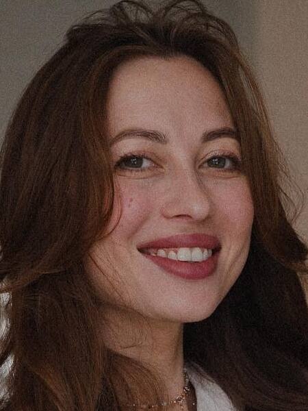 Саша Комович — биография, личная жизнь, фото, новости, нейрофотограф, блогер, клип «Расскажи ...